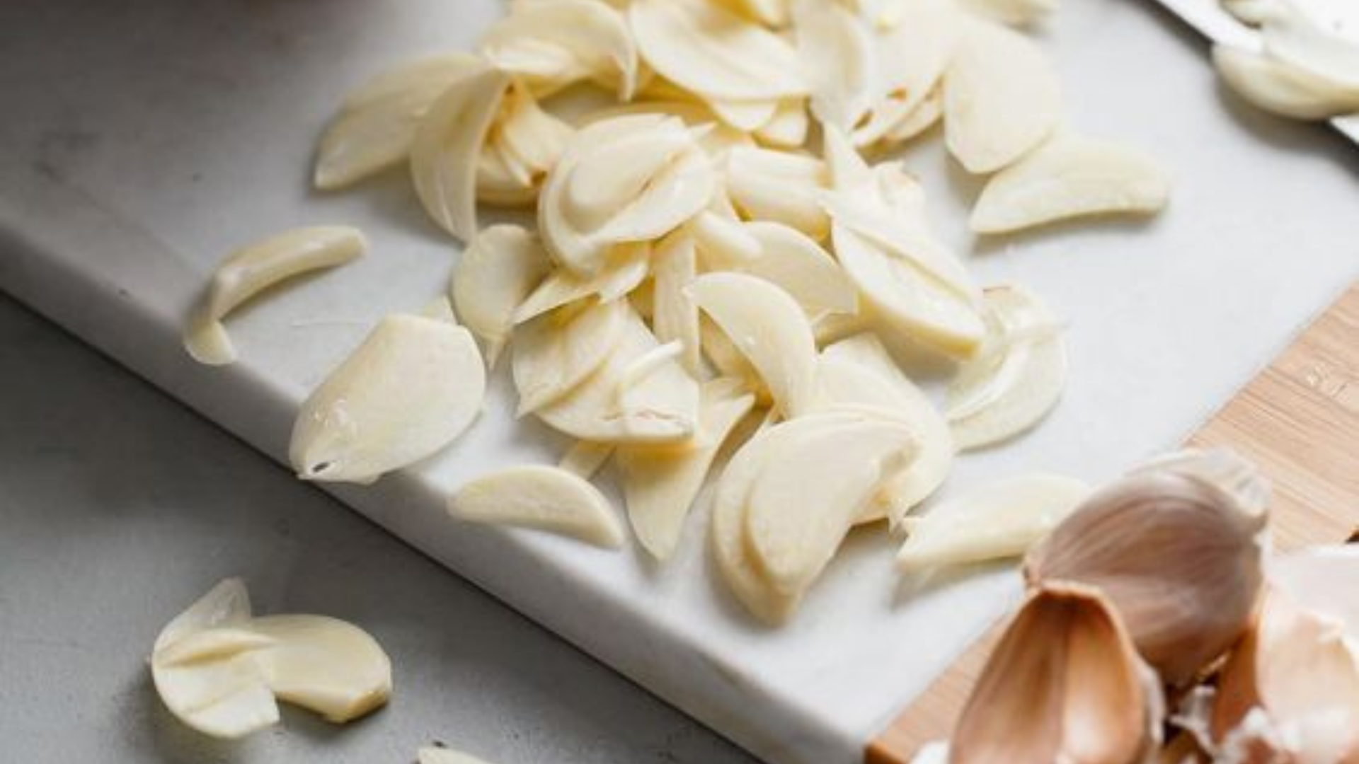 Fungsi Bawang Putih Dalam Makanan, Menyajikan ... - Bawang Goreng Nion-nion