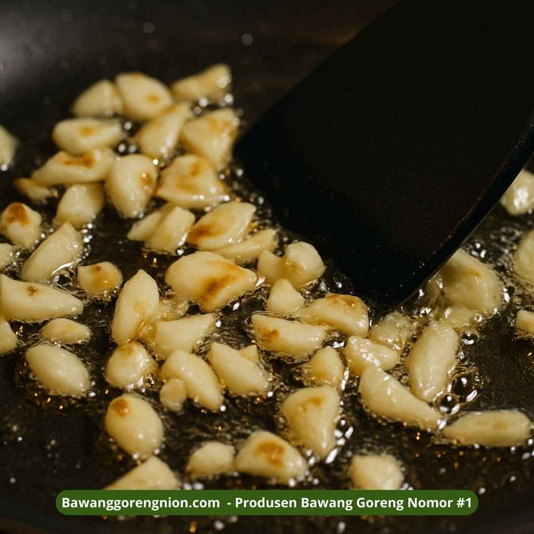 5 Cara Menumis Bawang Putih Yang Benar Agar Masak Merata